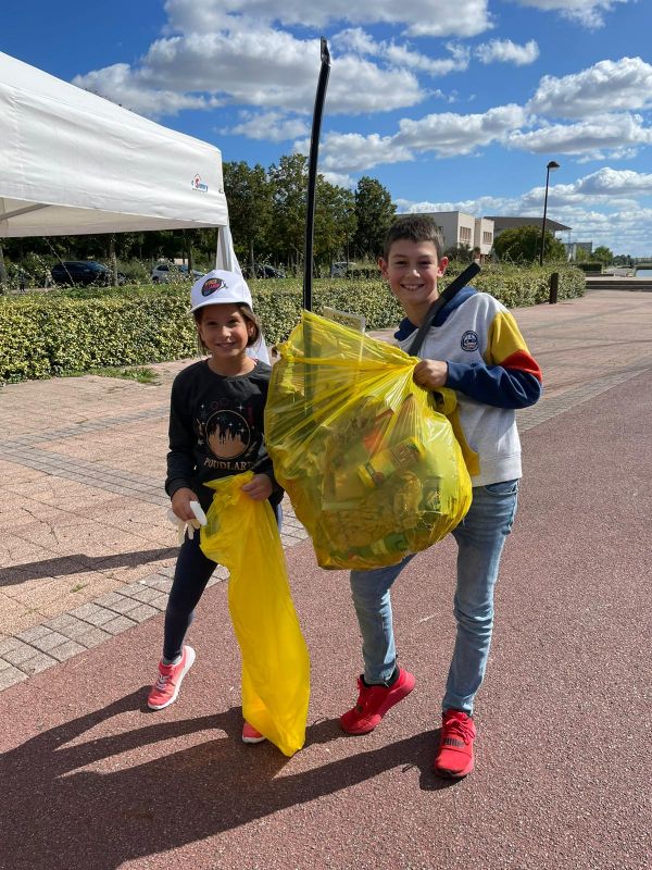 Les clubs de Bourges et le World Cleanup Day - Kiwanis